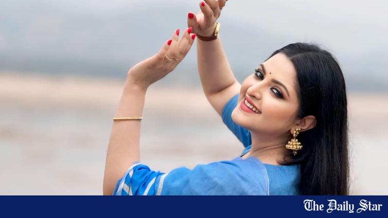 Pori Moni signs new film | The Daily Star